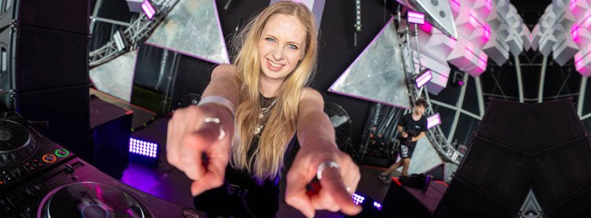 DEETOX MAKES A BIG COMEBACK ON I AM HARDSTYLE – Hardstyle Daily